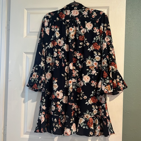 entro | Kimonos & Yukatas | Entro Flowy Navy Blue Floral Ruffle Detail ...